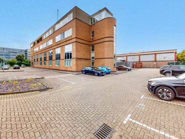 Clayton Road, Hayes UB3, 1 bed flat to rent, £1,375 pcm | PrimeLocation