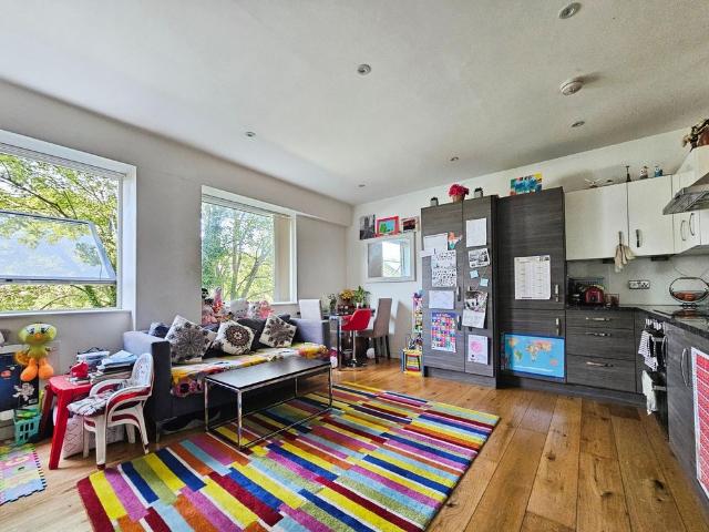 Clayton Road, Hayes, UB3 1AA