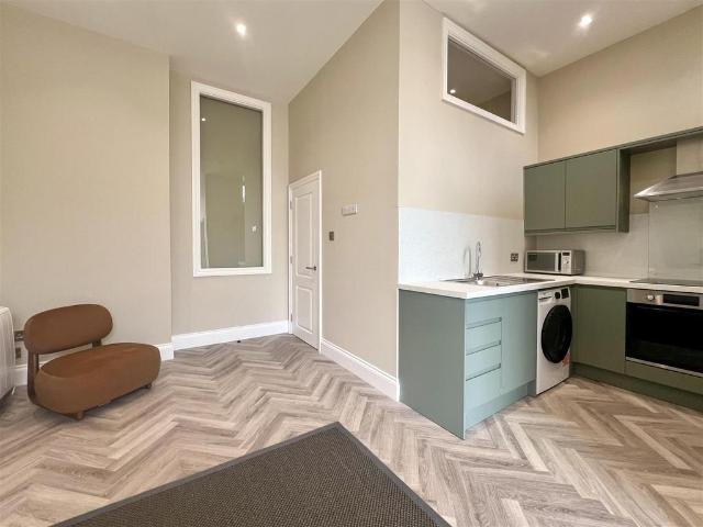 Clayton Street West, Newcastle Upon Tyne 2 bed flat to rent £2,000 pcm £462 pw