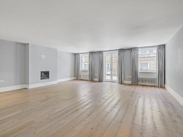 Clabon Mews, London, SW1X 2 bed terraced house to rent £9,316 pcm £2,150 pw