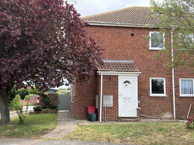 Clacton On Sea CO16, 1 bed semi detached house to rent, £875 pcm | PrimeLocation