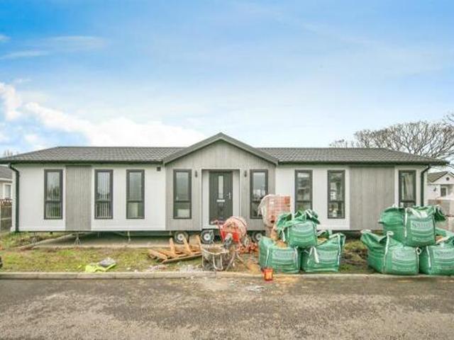 Clacton Road, Weeley, 2 Bedroom Park