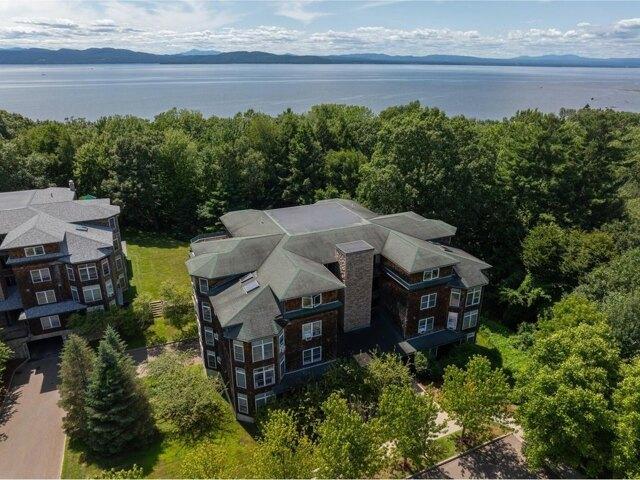 Claire Point Rd, Burlington, Condo For Sale