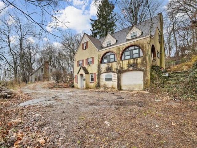 Clairton Blvd, Pleasant Hills, Home For Sale