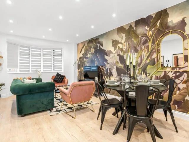 Clammas Way, Uxbridge 1 bed flat to rent £1,695 pcm £391 pw