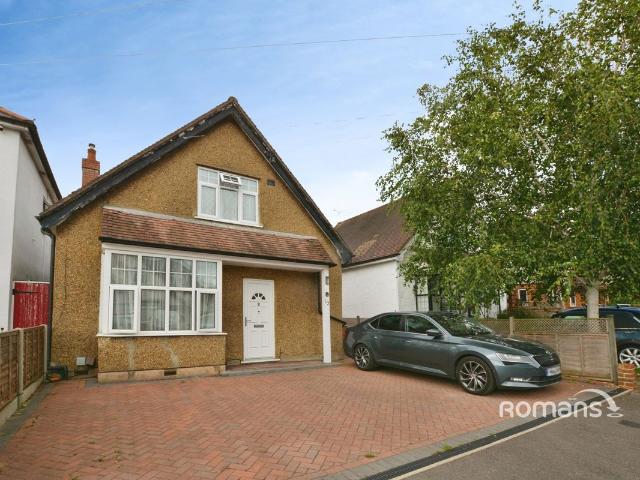 Clammas Way, Cowley, Uxbridge UB8, 3 bed bungalow to rent, £2,200 pcm | PrimeLocation