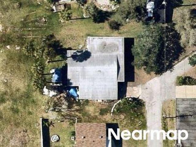 Clamshell Ln