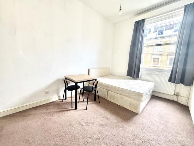 Clanricarde Gardens, Notting Hill. Studio to rent £1,499 pcm £346 pw