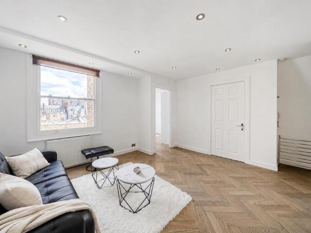 Clanricarde Gardens London W2 1 bed flat to rent £3,450 pcm £796 pw