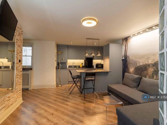 Clanricarde Gardens, London, W2 1 bed flat to rent £2,455 pcm £567 pw