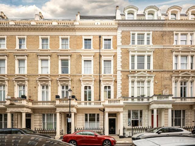 Clanricarde Gardens, London W2, 3 bed flat to rent, £10,833 pcm | PrimeLocation