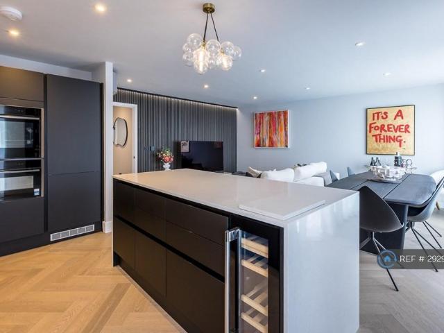 Clapham Old Town, London, SW4 2 bed flat to rent £3,650 pcm £842 pw