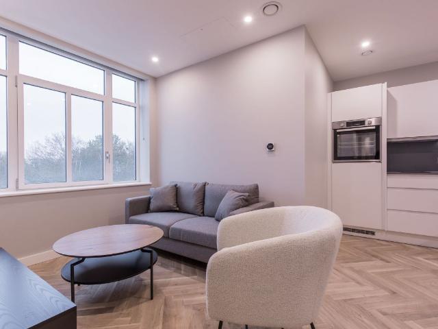 Clapham Common North Side, London SW4, 1 bed flat to rent, £1,900 pcm | PrimeLocation