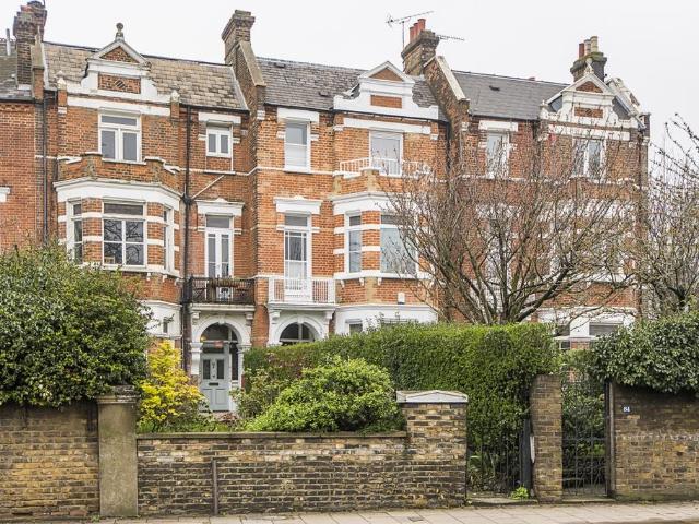 Clapham Common North Side, SW4 4 bed maisonette to rent £5,500 pcm £1,269 pw