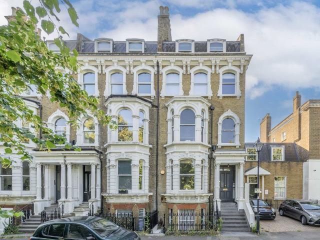 Clapham Common South Side, Clapham Common SW4, 2 bed flat to rent, £3,250 pcm | PrimeLocation