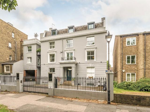 Clapham Common South Side, Clapham South SW4, 2 bed flat to rent, £2,900 pcm | PrimeLocation