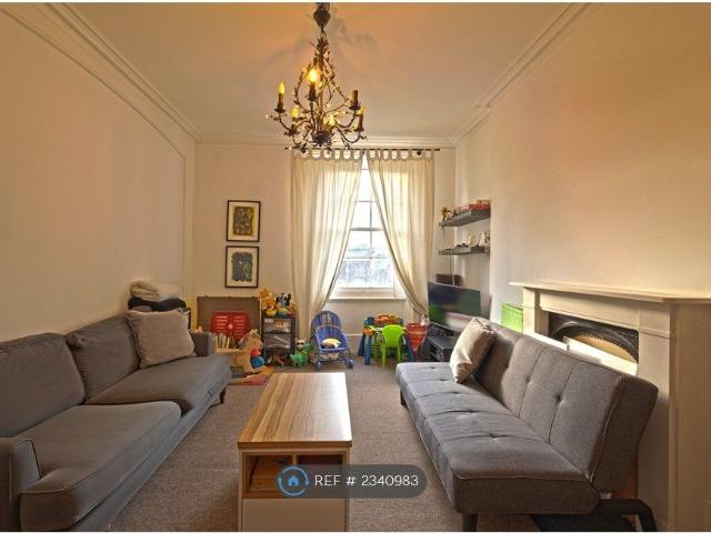 Clapham Common South Side, London SW4, 1 bed flat to rent, £2,225 pcm | PrimeLocation