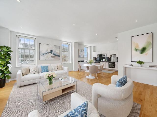 Clapham Common South Side, London SW4, 2 bed flat to rent, £3,000 pcm | PrimeLocation