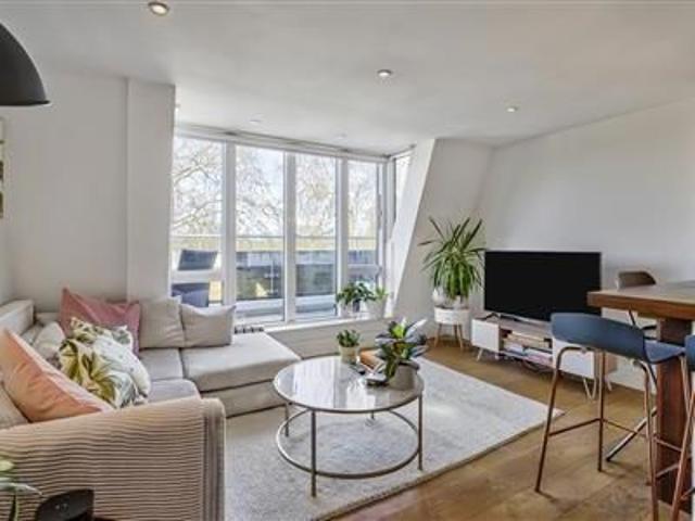 Clapham Common South Side, SW4
