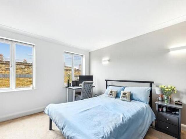 Clapham High Street, London, 2 Bedroom Apartment