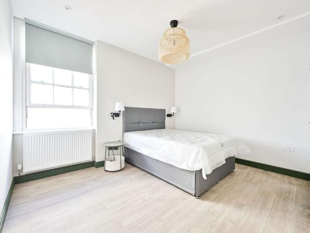 Clapham High Street, London SW4, Room to rent, £1,350 pcm | PrimeLocation