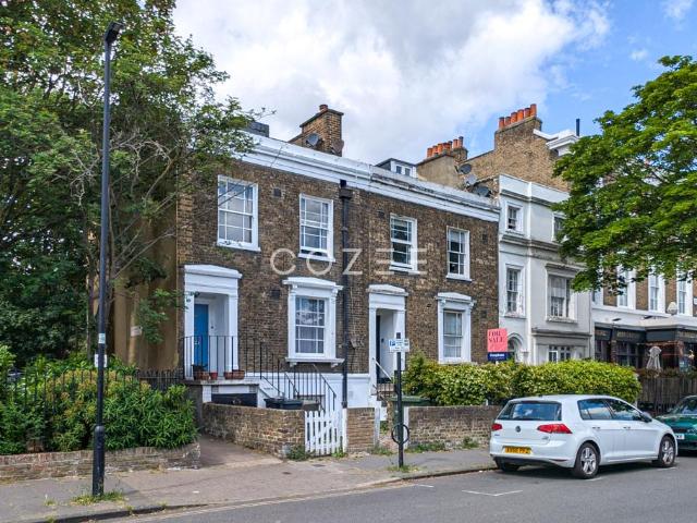 Clapham, London SW4 3 bed flat to rent £3,350 pcm £773 pw