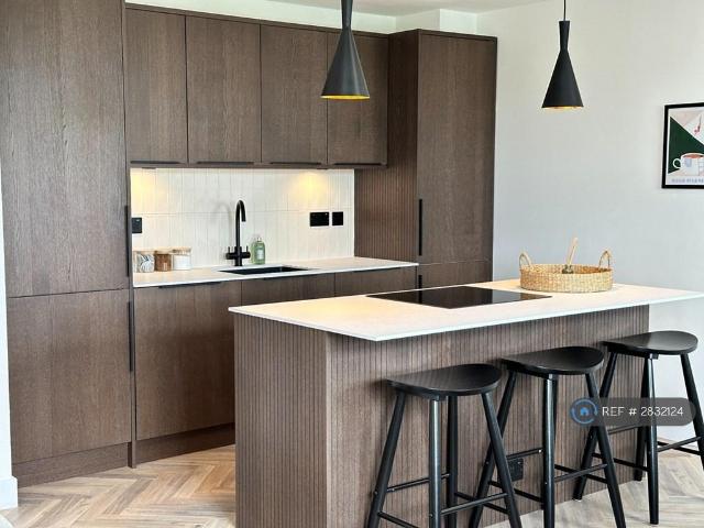 Clapham Park Road, London, SW4 1 bed flat to rent £2,890 pcm £667 pw
