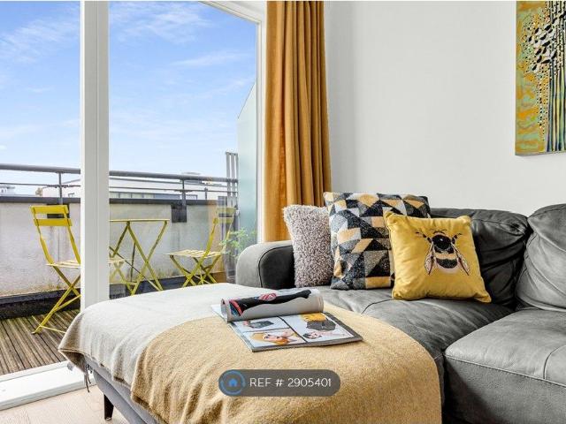 Clapham Road, London SW4, 1 bed flat to rent, £1,990 pcm | PrimeLocation