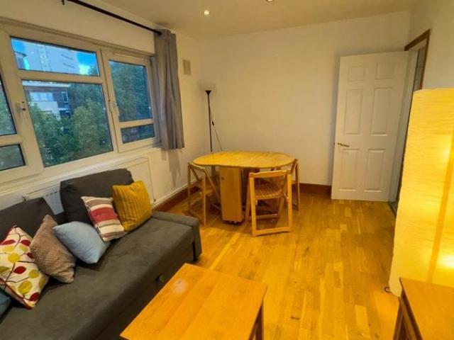 Clapham Road, London SW9, 3 bed flat to rent, £3,250 pcm | PrimeLocation
