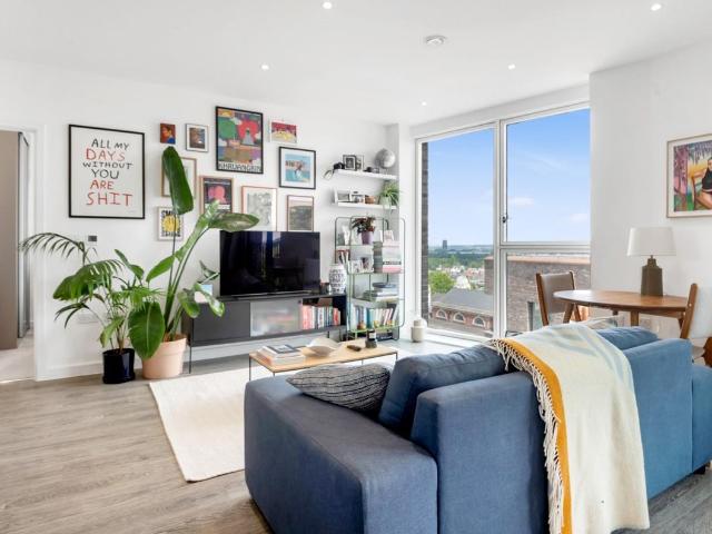 Clapton Common, London E5, 1 bed flat to rent, £2,195 pcm | PrimeLocation