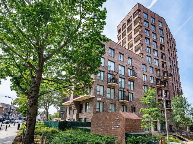 Clapton Common, Stoke Newington, London E5, 1 bed flat to rent, £2,100 pcm | PrimeLocation