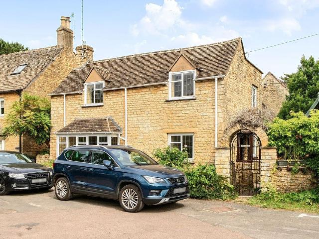 Clapton Row, Bourton On The Water GL54, 2 bed cottage to rent, £1,300 pcm | PrimeLocation