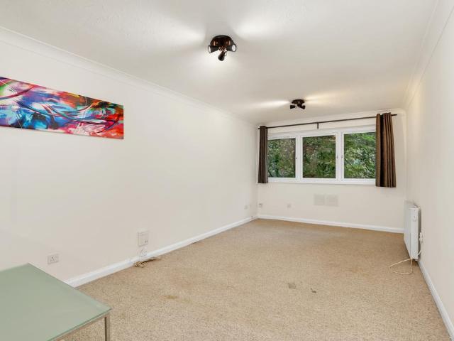 Clare House, Uxbridge Road, Hanwell, W7 2 bed flat to rent £1,800 pcm £415 pw