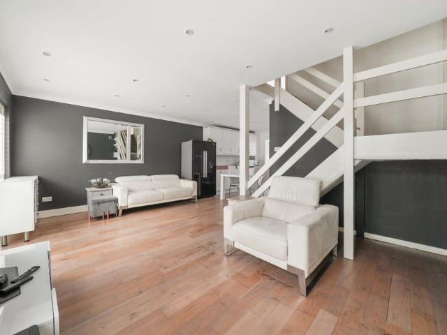 Claremont Close, kent, London