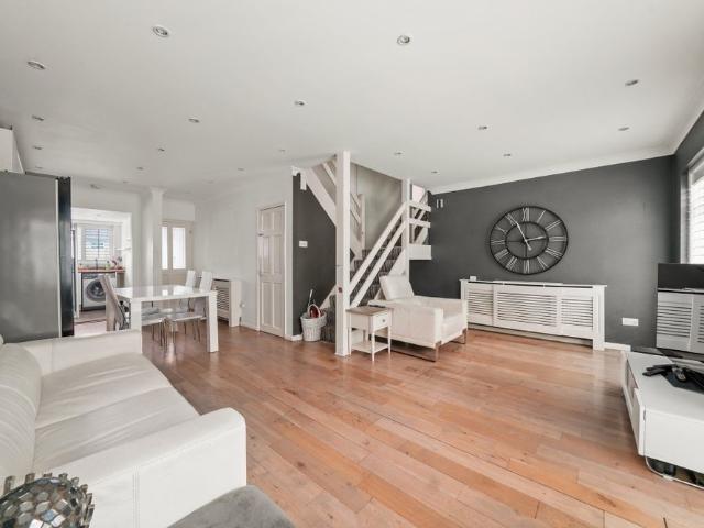 Claremont Close, kent, London