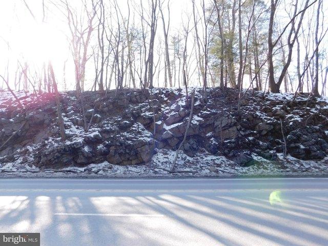 Claremont Ave, Tamaqua, PA 18252