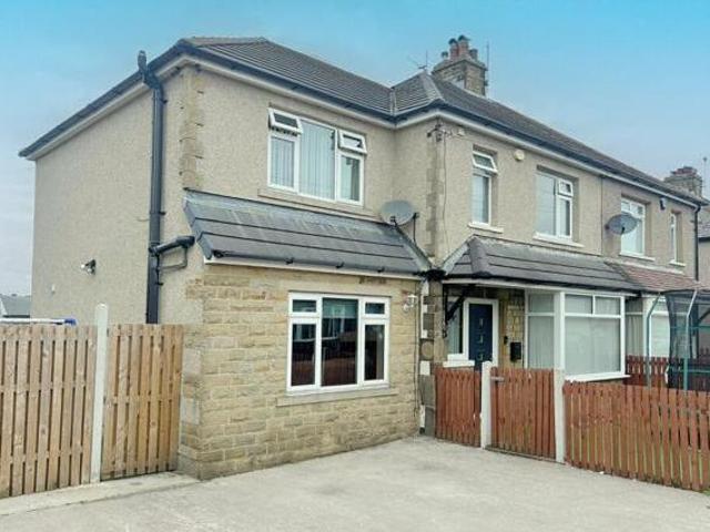Claremont Avenue, Wrose, 4 Bedroom Semi detached