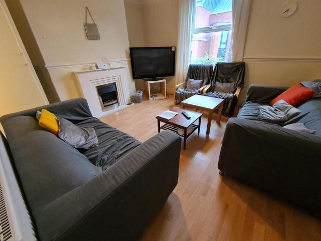 Claremont Grove, Leeds 4 bed house to rent £2,340 pcm £540 pw