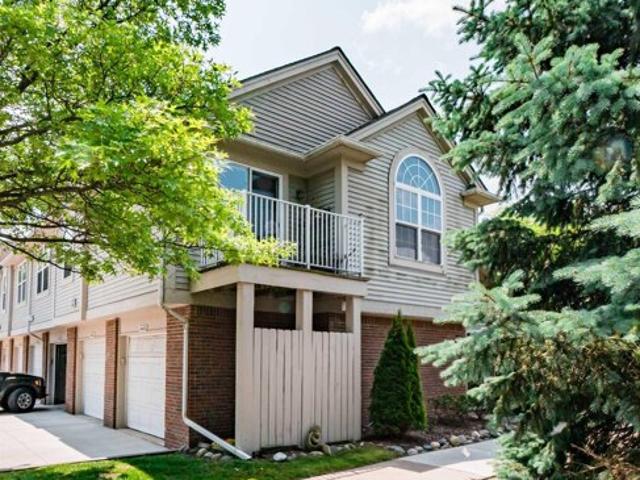 Claremont Dr E, Clinton Township, Condo For Sale