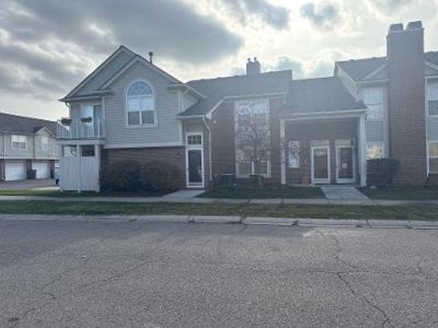 Claremont Dr N