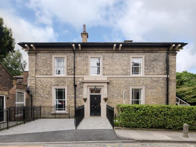 Claremont House, Framlington Place 3 bed apartment to rent £2,933 pcm £677 pw