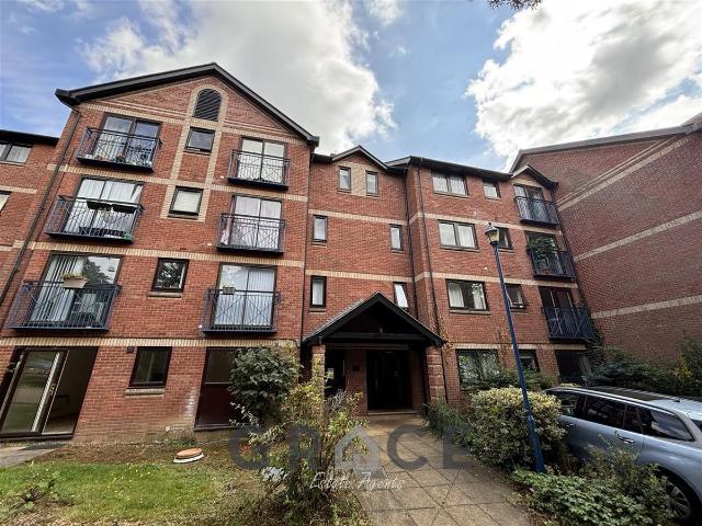 Claremont Heights, Colchester CO1, 2 bed flat to rent, £1,000 pcm | PrimeLocation