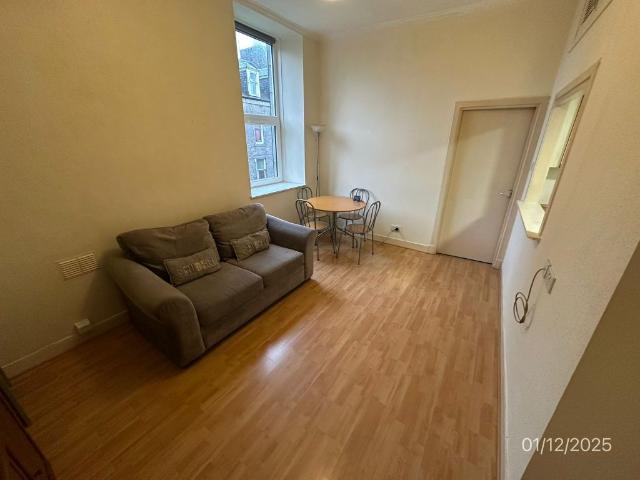 Claremont Street, First Floor Right, Aberdeen AB10, 1 bed flat to rent, £495 pcm | PrimeLocation