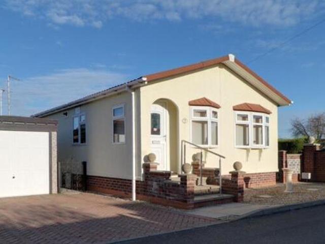 Claremont Park, Lincoln Rd, 2 Bedroom Park