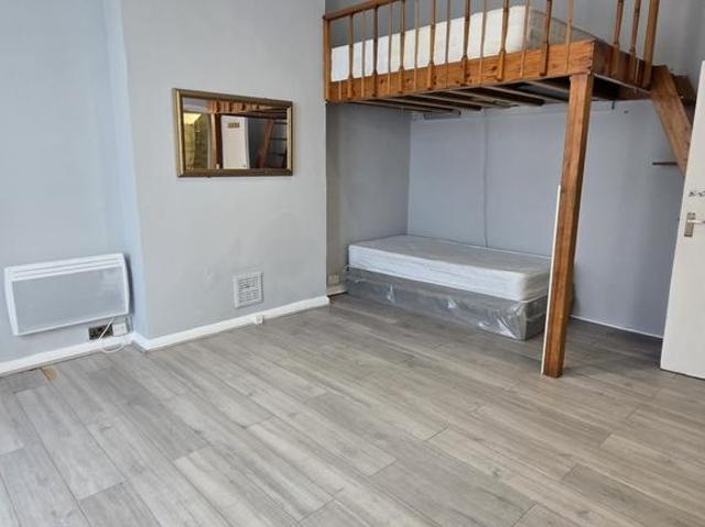 Claremont Road, Cricklewood, Brent. Studio to rent £1,365 pcm £315 pw