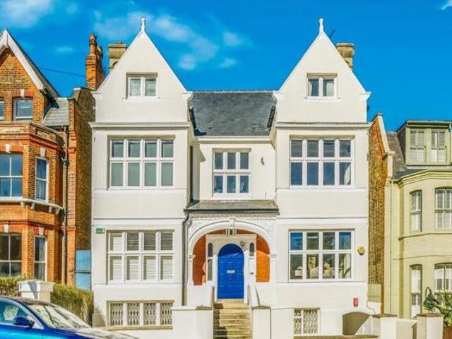 Claremont Road, London, 2 Bedroom Apartment