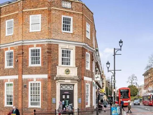 Claremont Road, London, KT6 4RY, United Kingdom | 1 bed apartment for rent #141082267 | Rentberry