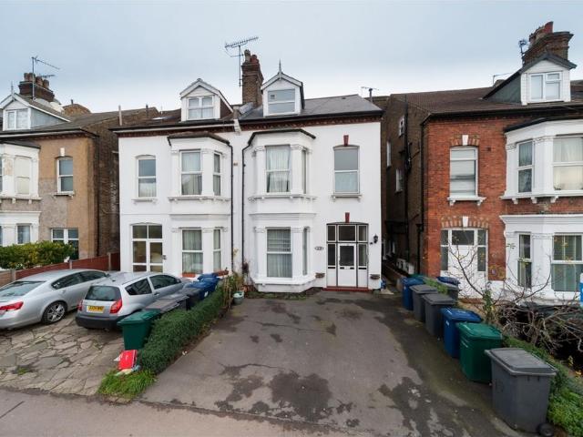 Claremont Road, London NW2 1 bed flat to rent £1,499 pcm £346 pw