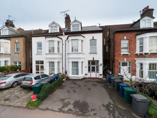Claremont Road, London NW2, 1 bed flat to rent, £1,499 pcm | PrimeLocation