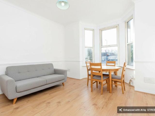 Claremont Road, London NW2, 3 bed flat to rent, £2,375 pcm | PrimeLocation